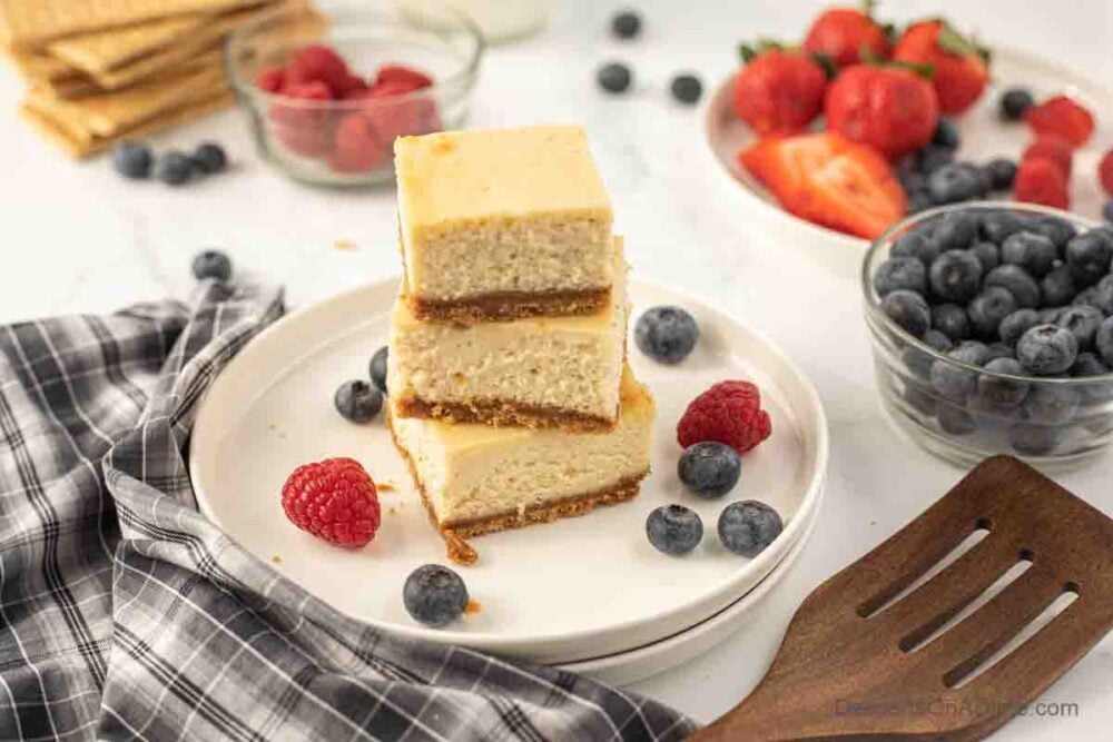 Cheesecake bars recipe - easy and delicious cheesecake bars