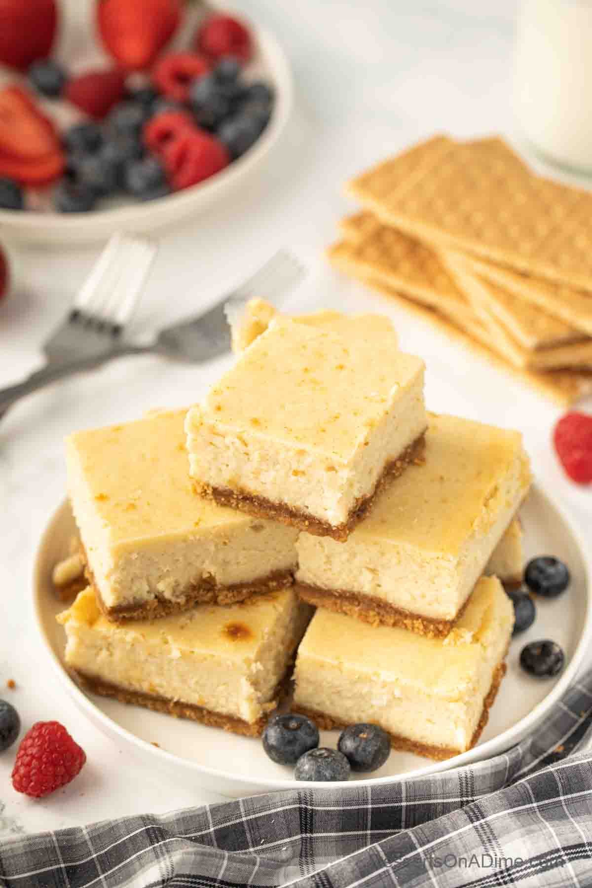 Cheesecake bars recipe - easy and delicious cheesecake bars