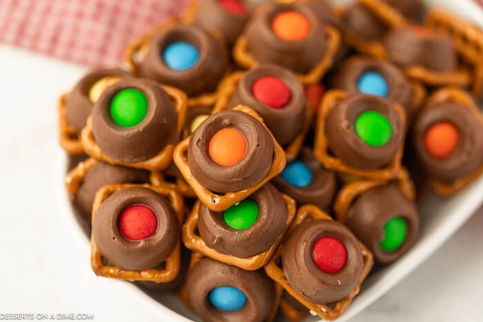 Rolo Pretzel Bites - Desserts on a Dime