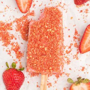 Strawberry Shortcake Popsicles - Desserts on a Dime