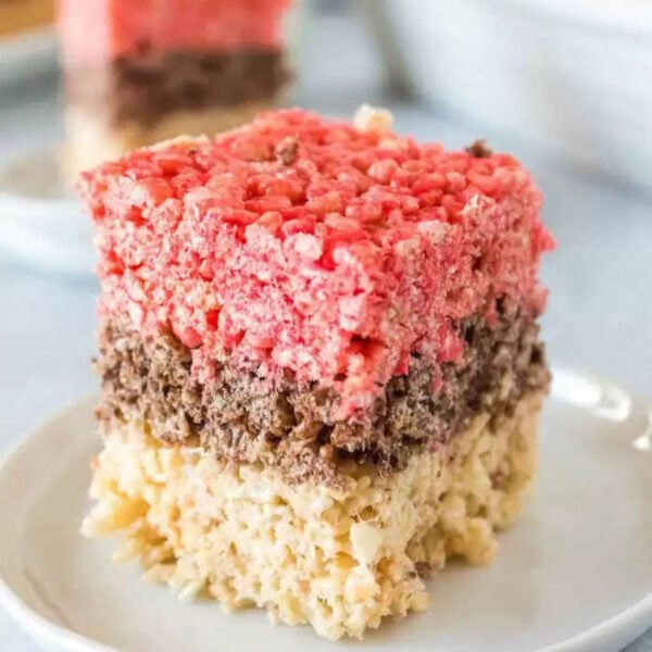 Neapolitan Rice Krispie Treats - Desserts on a Dime