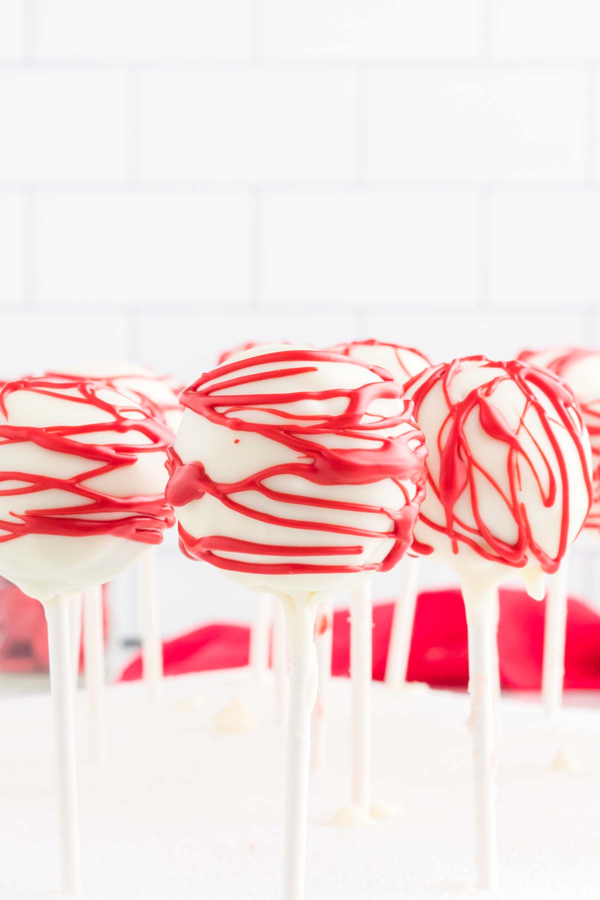 Red Velvet Cake Pops - Easy Step by Step Instructions