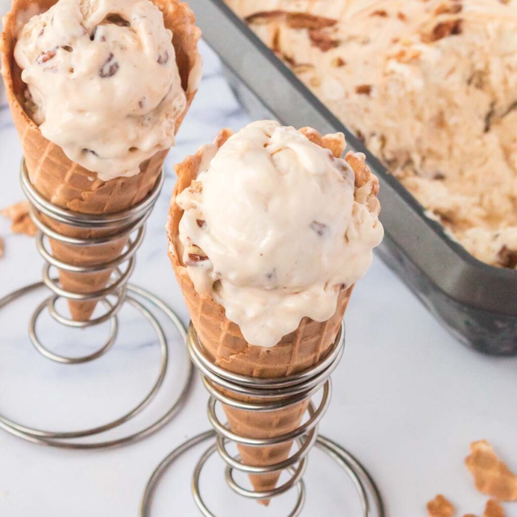 Pecan Pie Ice Cream Recipe - Desserts on a Dime