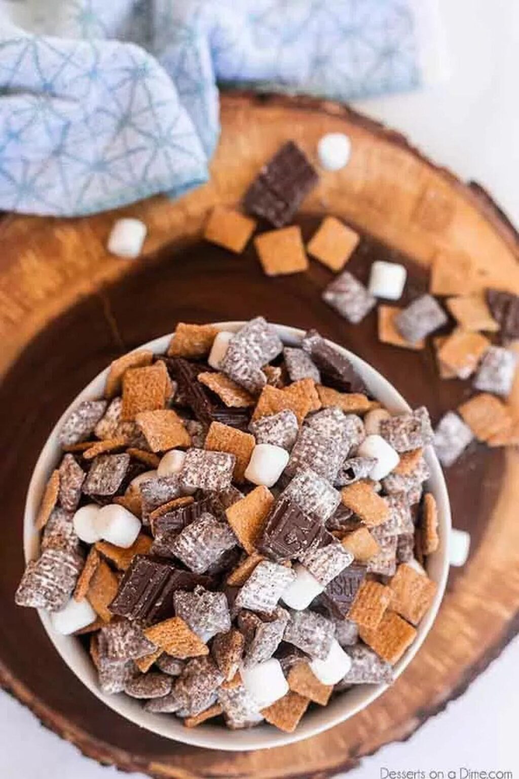 S'mores puppy chow (& VIDEO!) - Easy s'mores muddy buddies