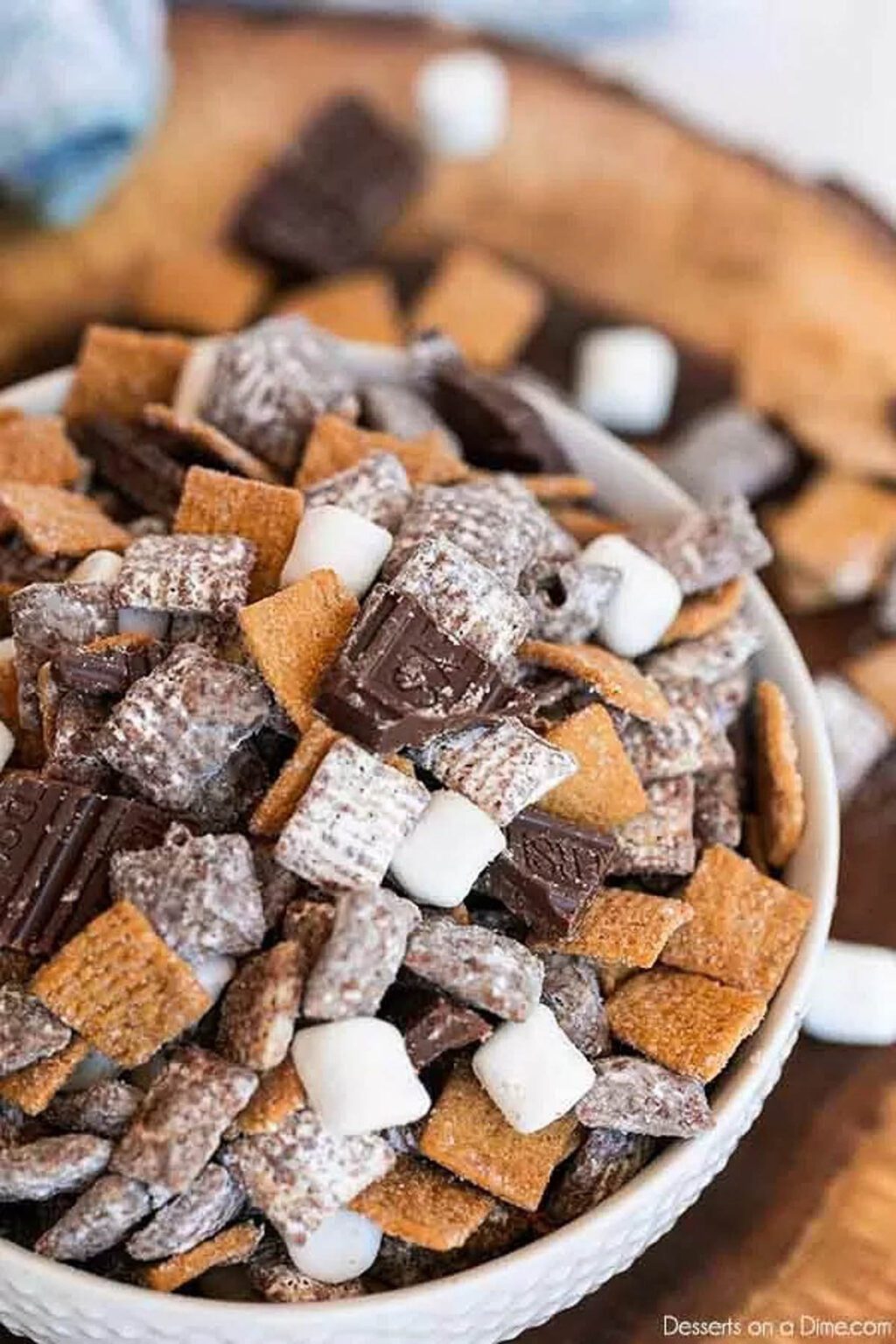 S'mores puppy chow (& VIDEO!) - Easy s'mores muddy buddies