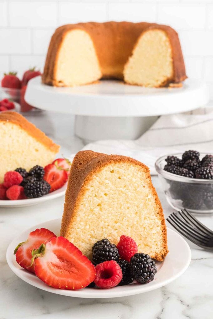 Cream Cheese Pound Cake Recipe - Desserts on a Dime