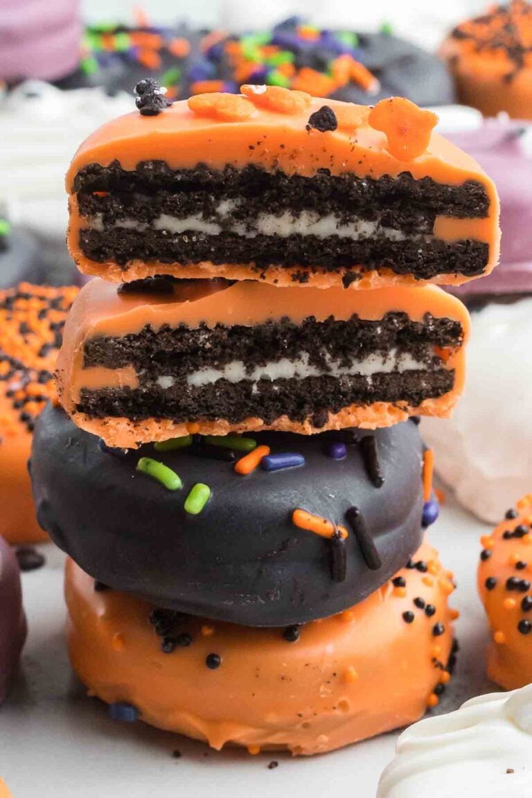 Halloween Chocolate Covered Oreos - Desserts on a Dime