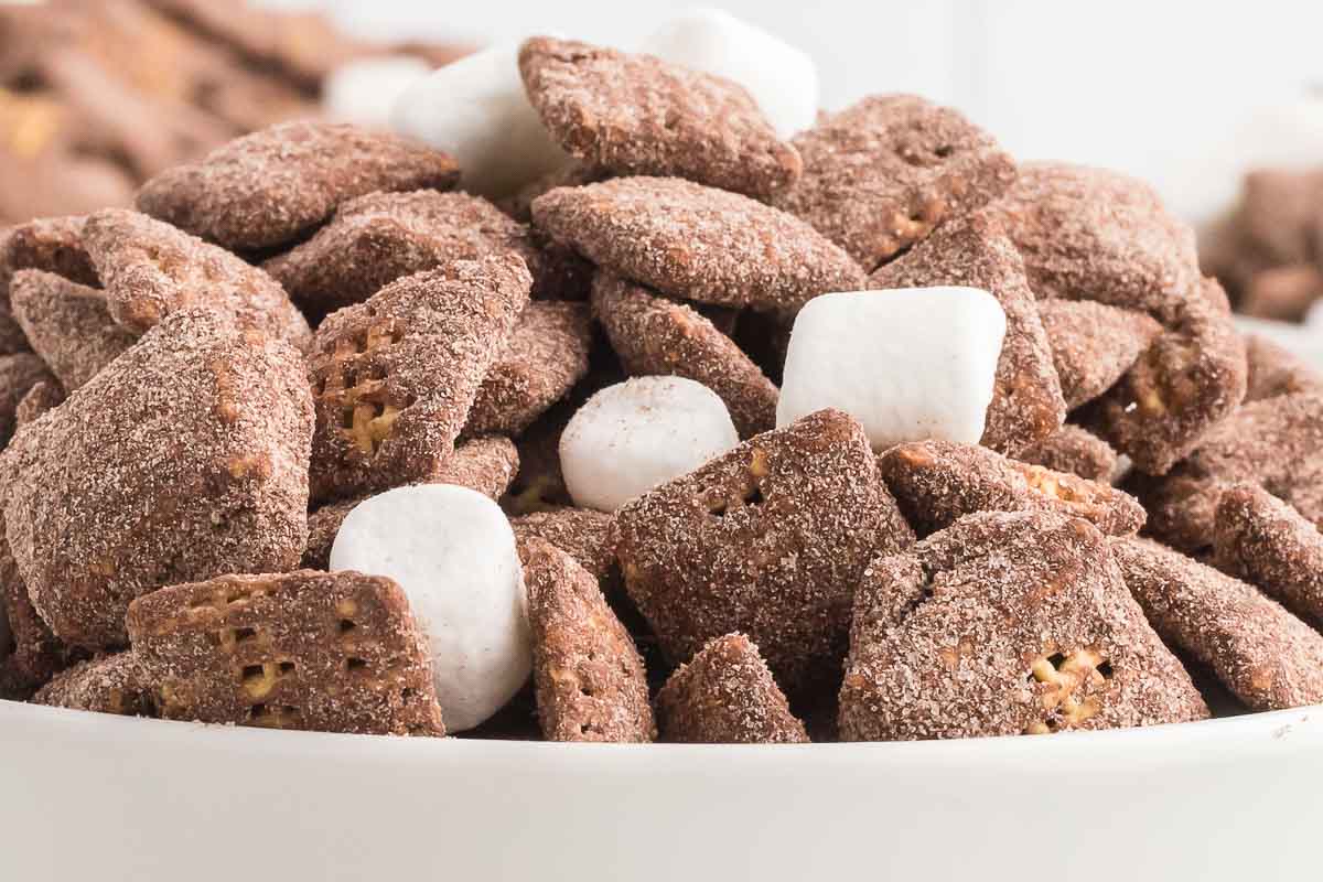 Hot Chocolate Puppy Chow - Hot Chocolate muddy buddies