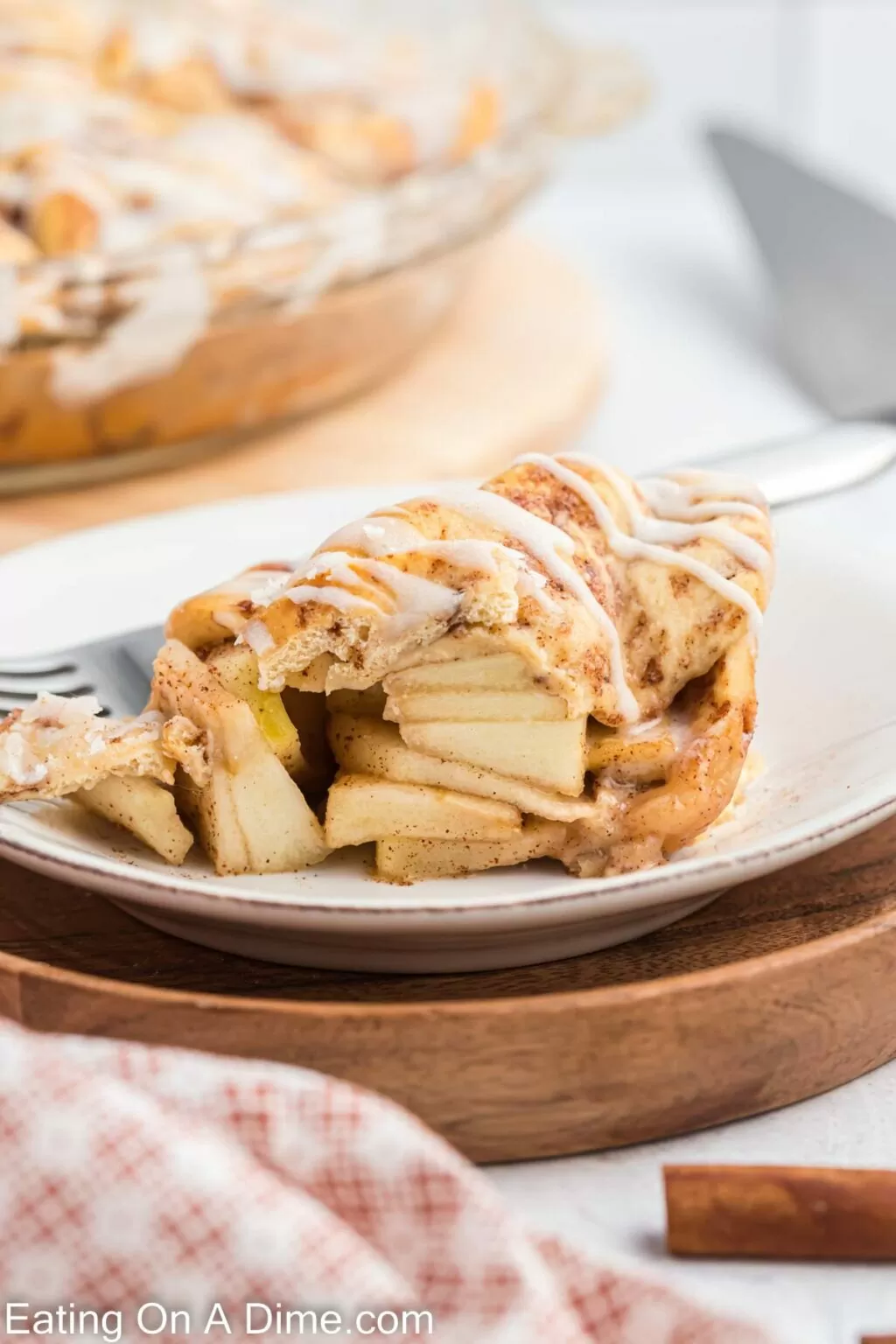 Cinnamon Roll Apple Pie Recipe - Desserts on a Dime
