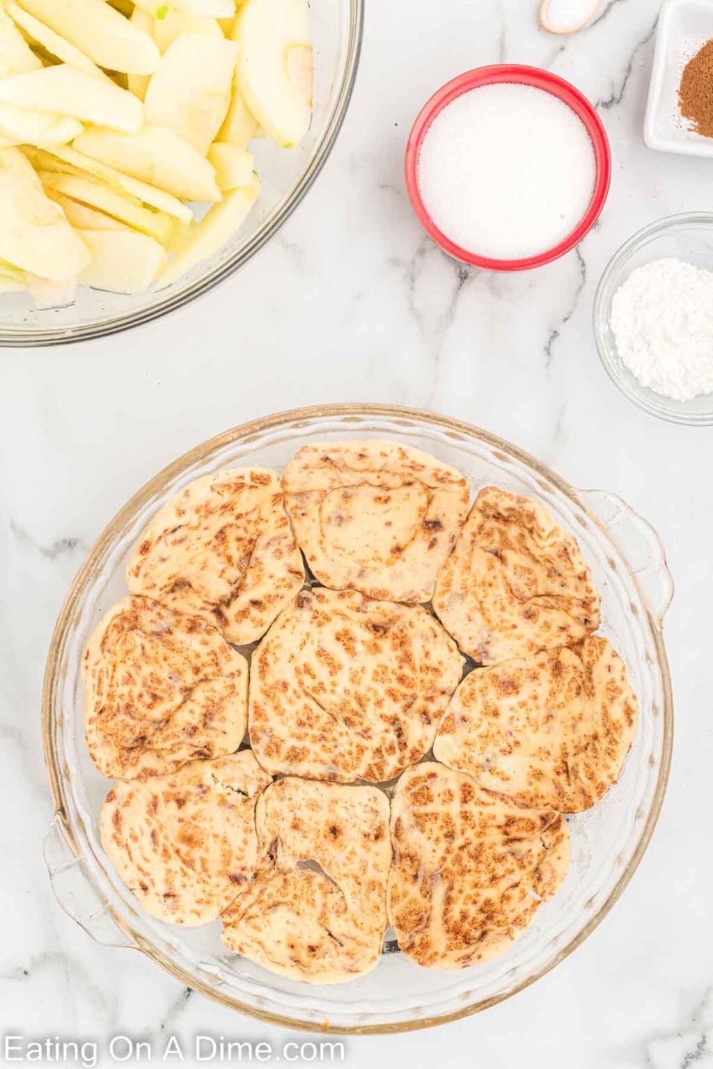 Cinnamon Roll Apple Pie Recipe - Desserts on a Dime