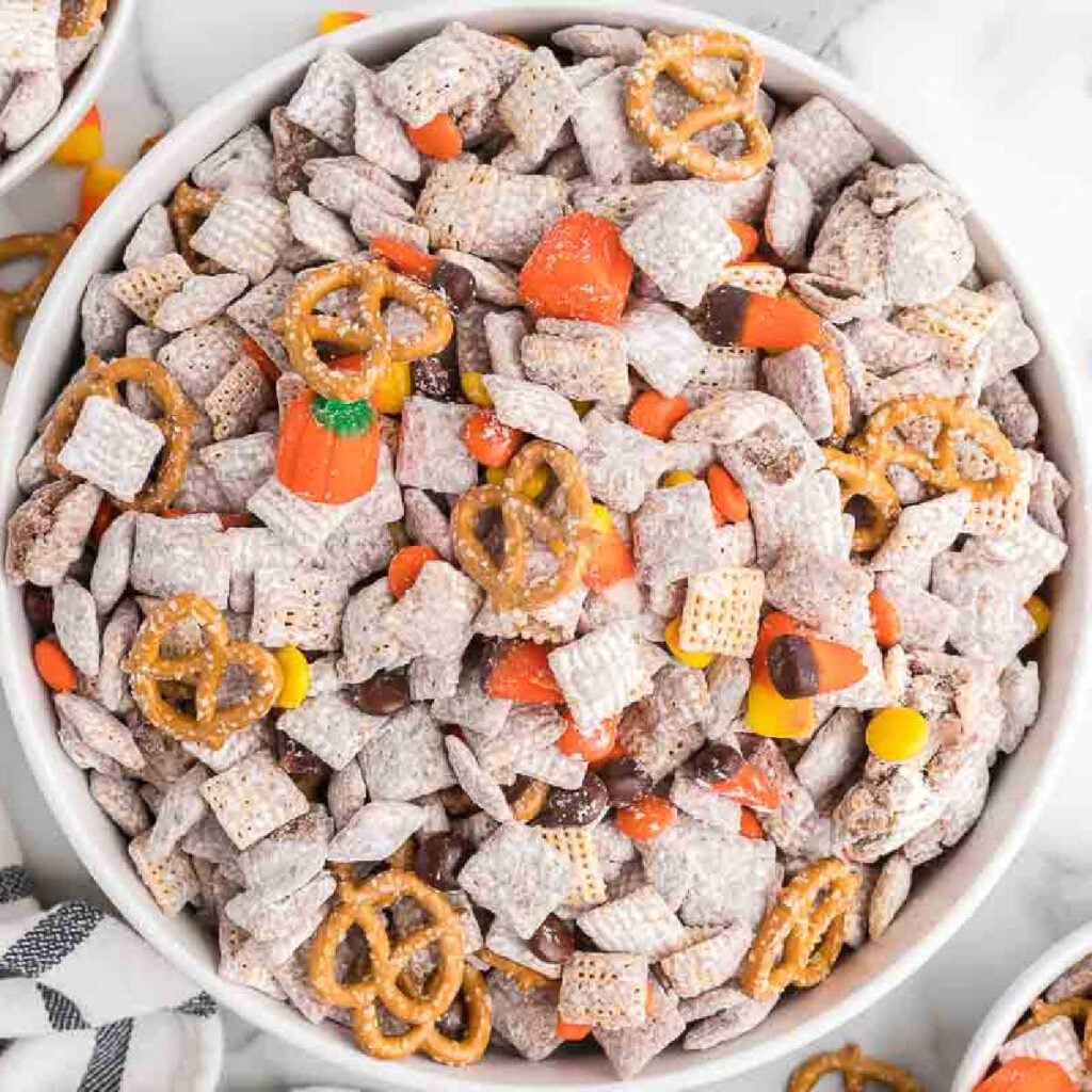 Harvest Puppy Chow Recipe (& VIDEO!) - Desserts on a Dime