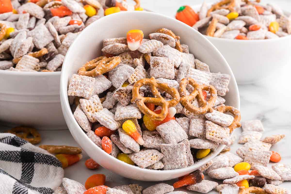Harvest Puppy Chow Recipe (& VIDEO!) - Muddy Buddies