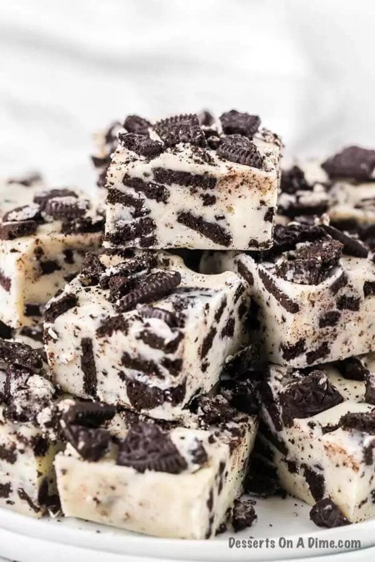 3 Ingredient Oreo Fudge Recipe - Desserts on a Dime