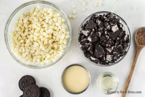 3 Ingredient Oreo Fudge Recipe - Desserts on a Dime