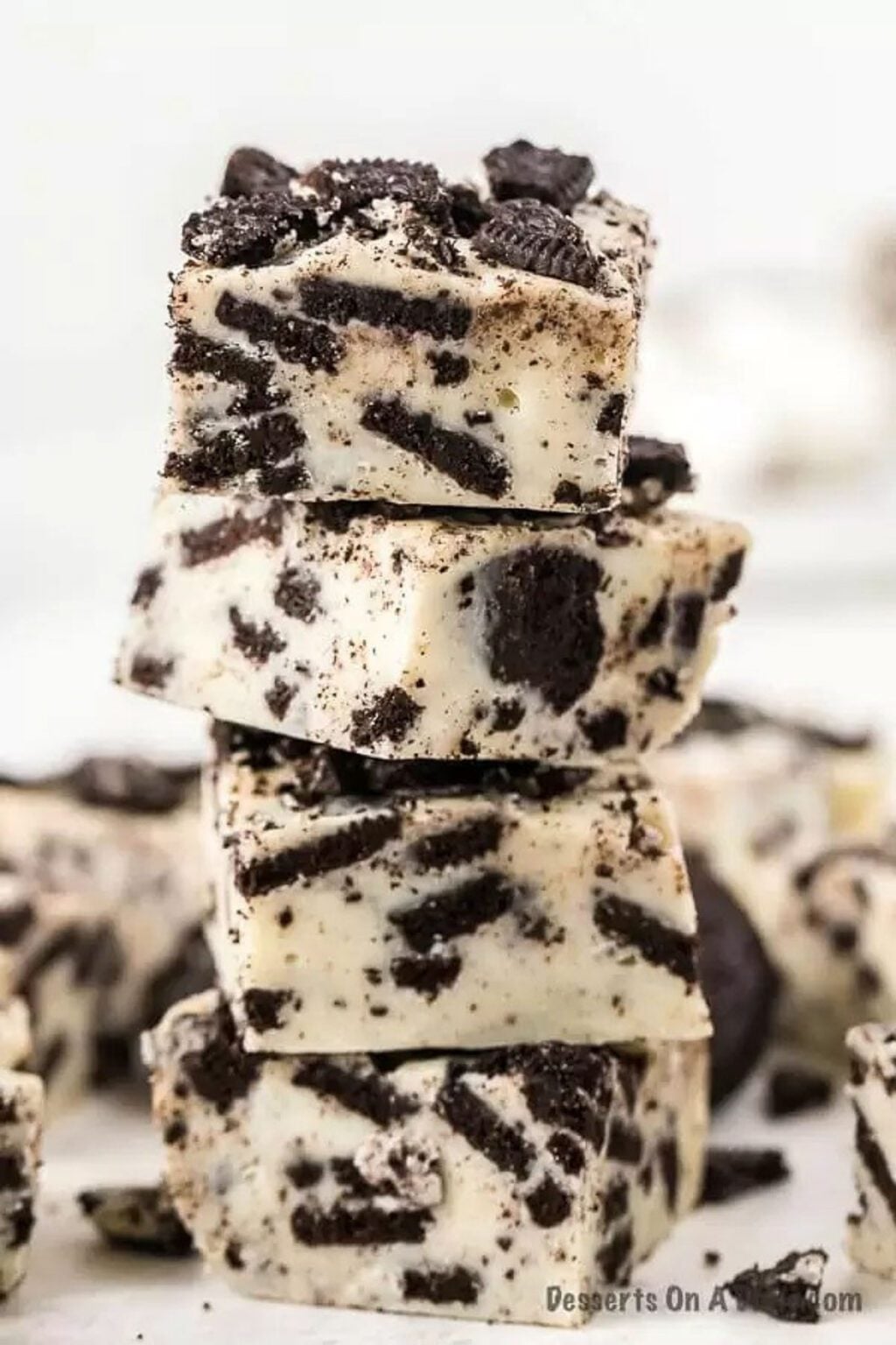 3 Ingredient Oreo Fudge Recipe - Desserts on a Dime