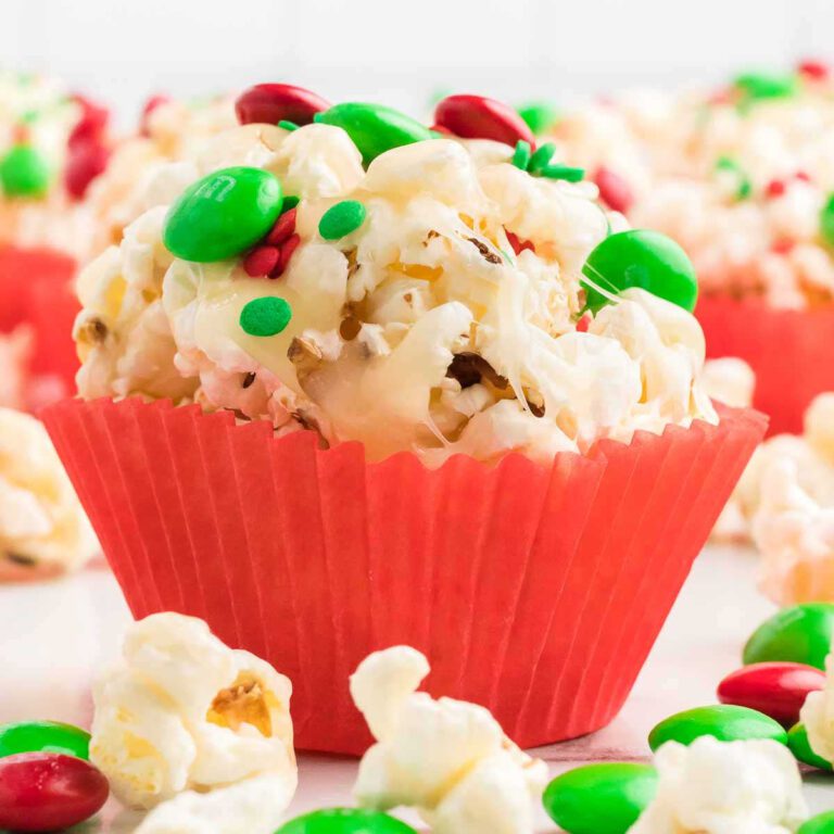 Christmas Popcorn Balls - Desserts on a Dime
