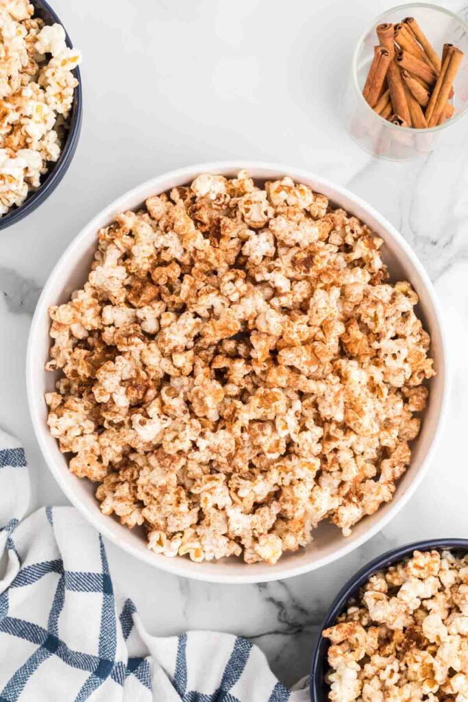 Cinnamon Toast Crunch Popcorn - Desserts on a Dime