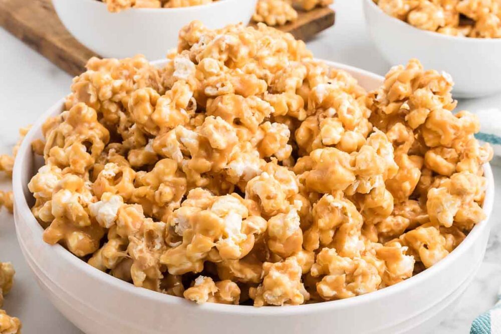 Peanut Butter Popcorn Recipe - Desserts on a Dime