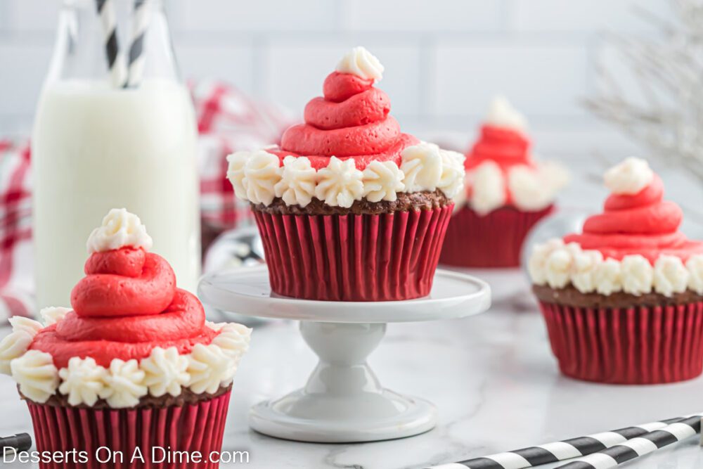 Easy Santa Hat Cupcakes, Fun Christmas cupcake