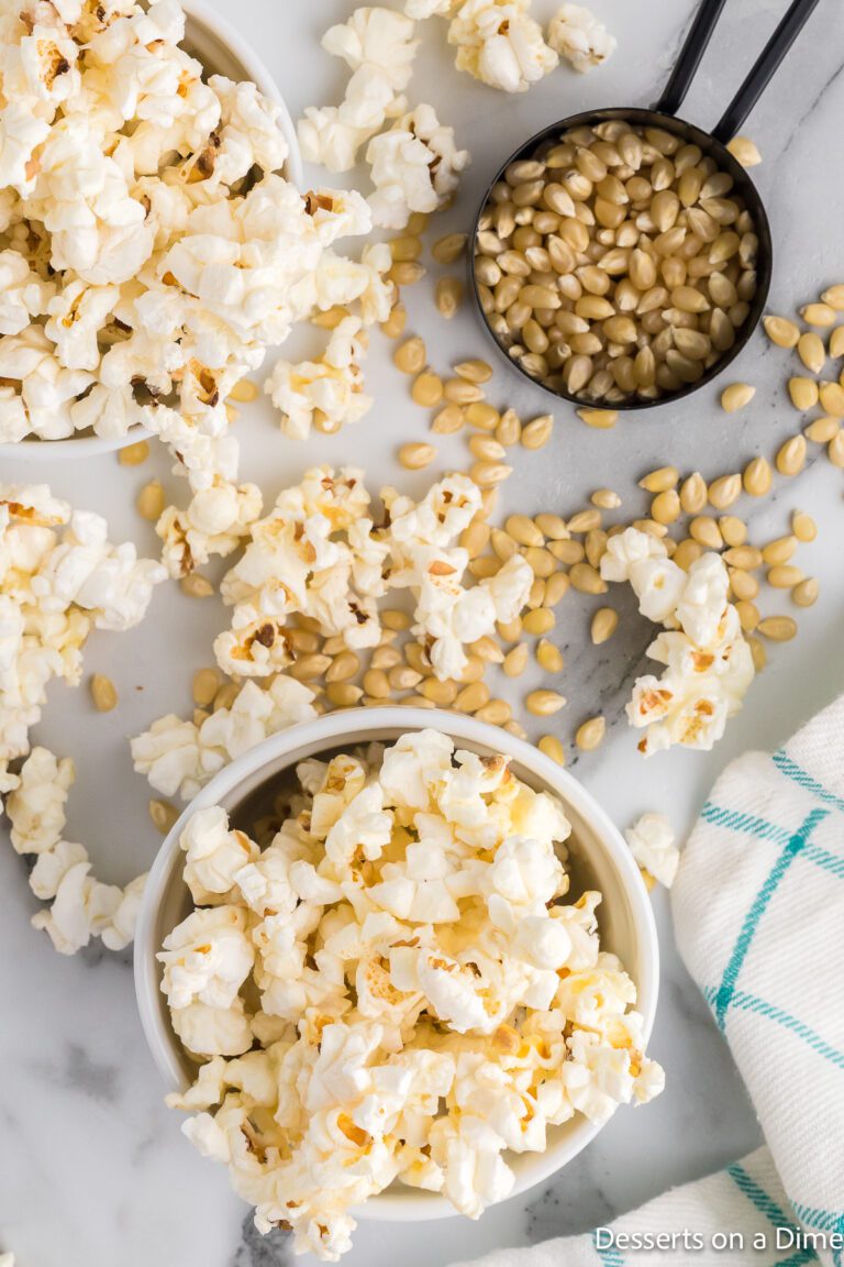 Kettle Corn Popcorn - Desserts on a Dime