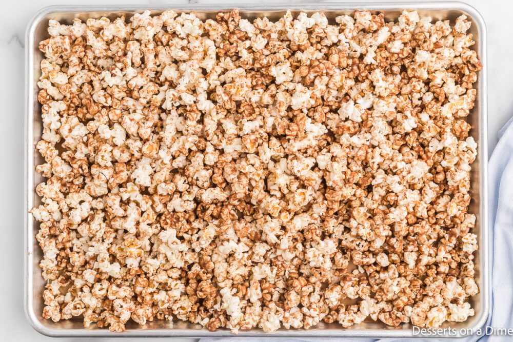 Cinnamon Sugar Popcorn Recipe - Desserts on a Dime