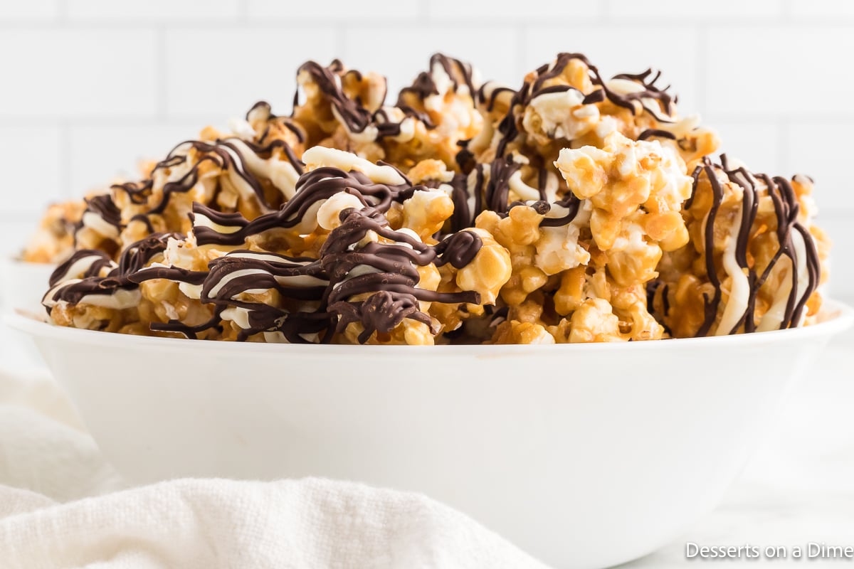 Zebra Popcorn Recipe - Desserts on a Dime