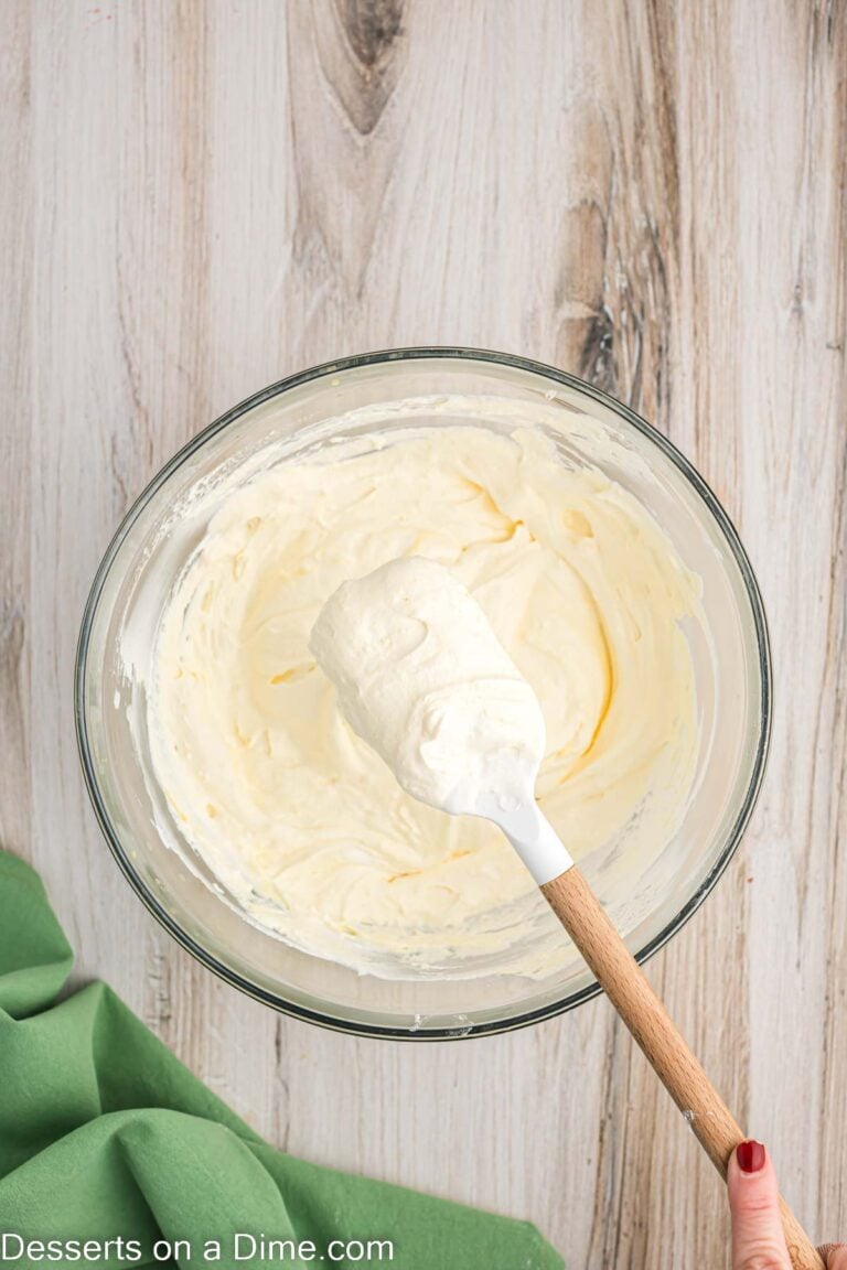Cool Whip Frosting Recipe, Only 4 Ingredients