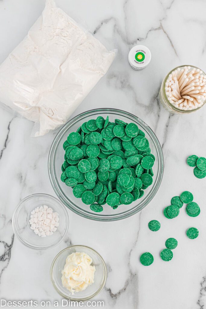 St. Patrick's Day Cake Pops - Desserts on a Dime