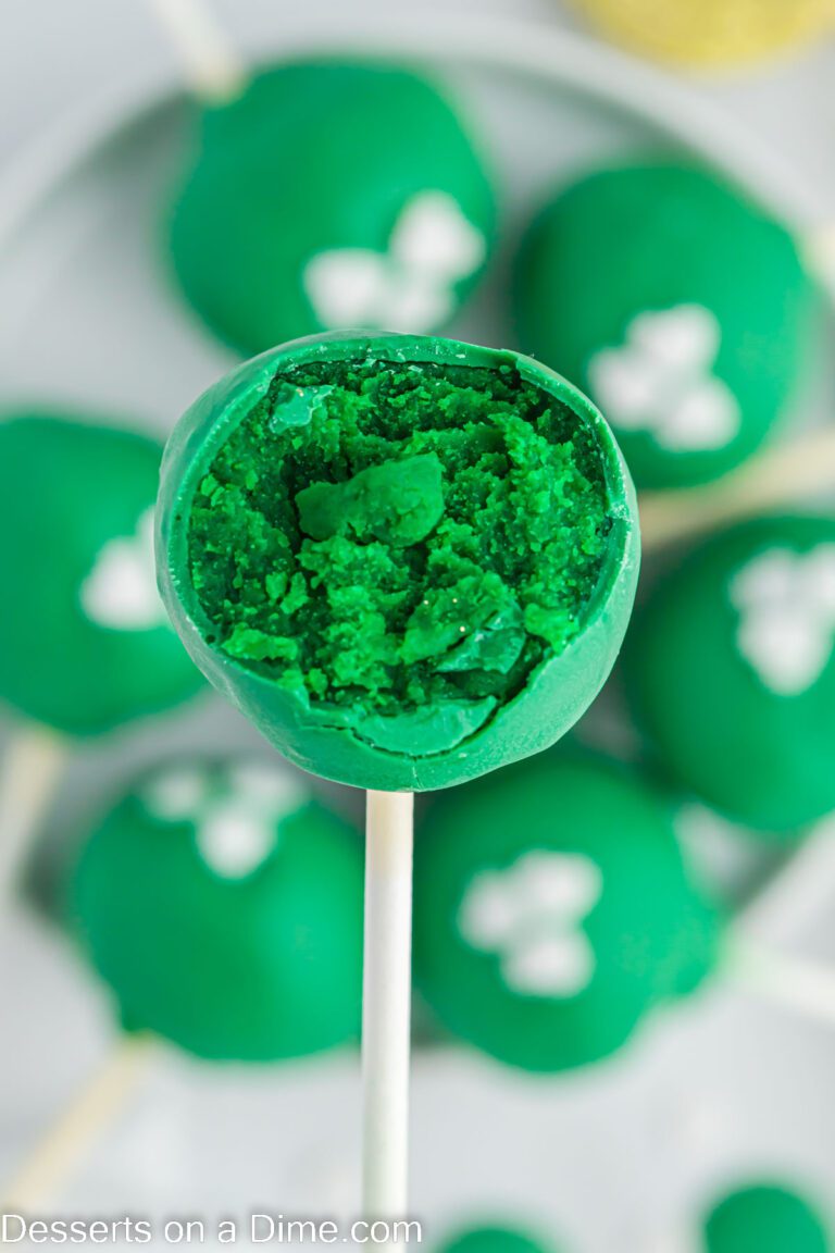 Shamrock Cake Pops Recipe - Desserts On A Dime
