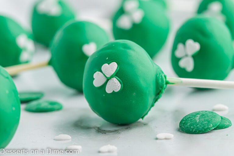 St. Patrick's Day Cake Pops - Desserts on a Dime