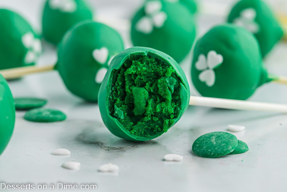 Shamrock Cake Pops Recipe - Desserts On A Dime