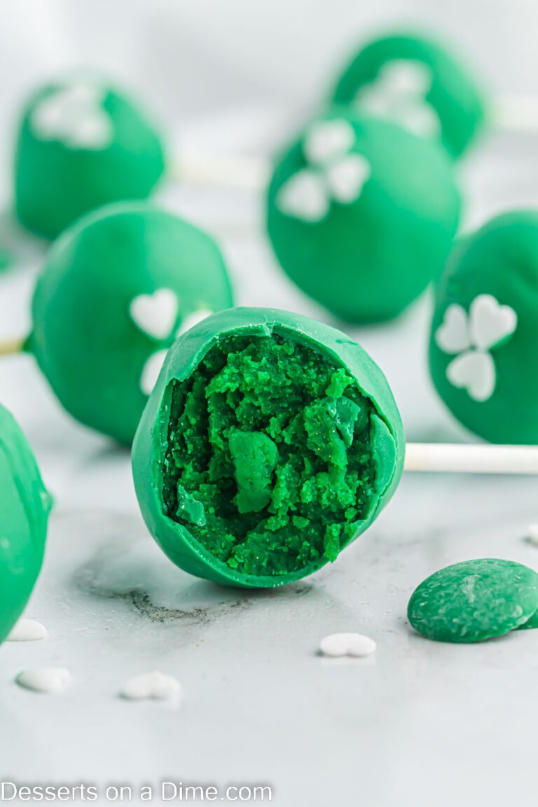 St. Patrick's Day Cake Pops - Desserts on a Dime