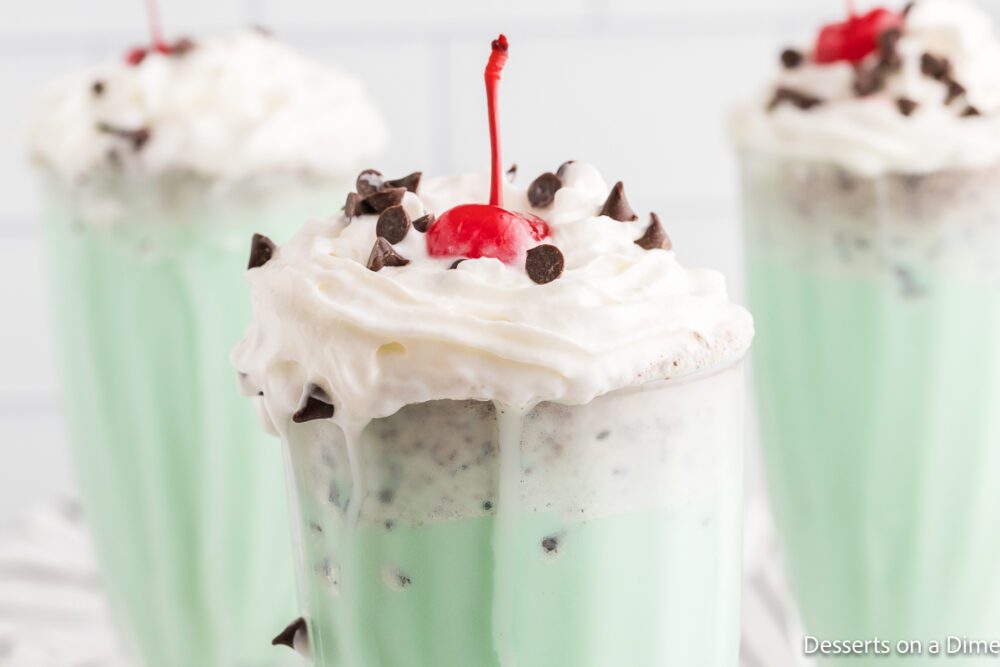 Mint Chocolate Chip Milkshake Recipe - Desserts on a Dime