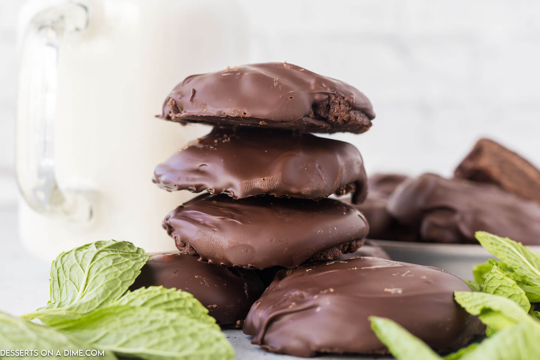 Copycat Thin Mint Cookies - Desserts on a Dime