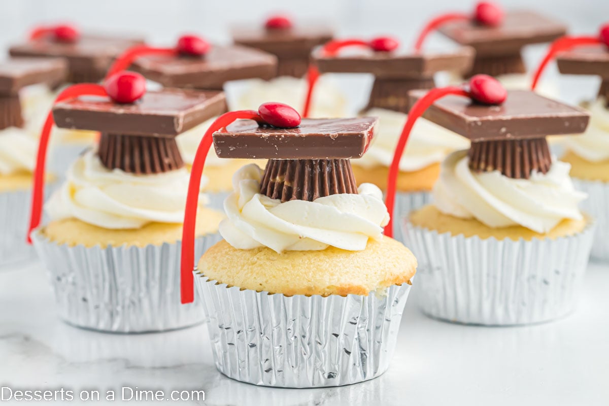 43 Graduation Desserts - Desserts on a Dime