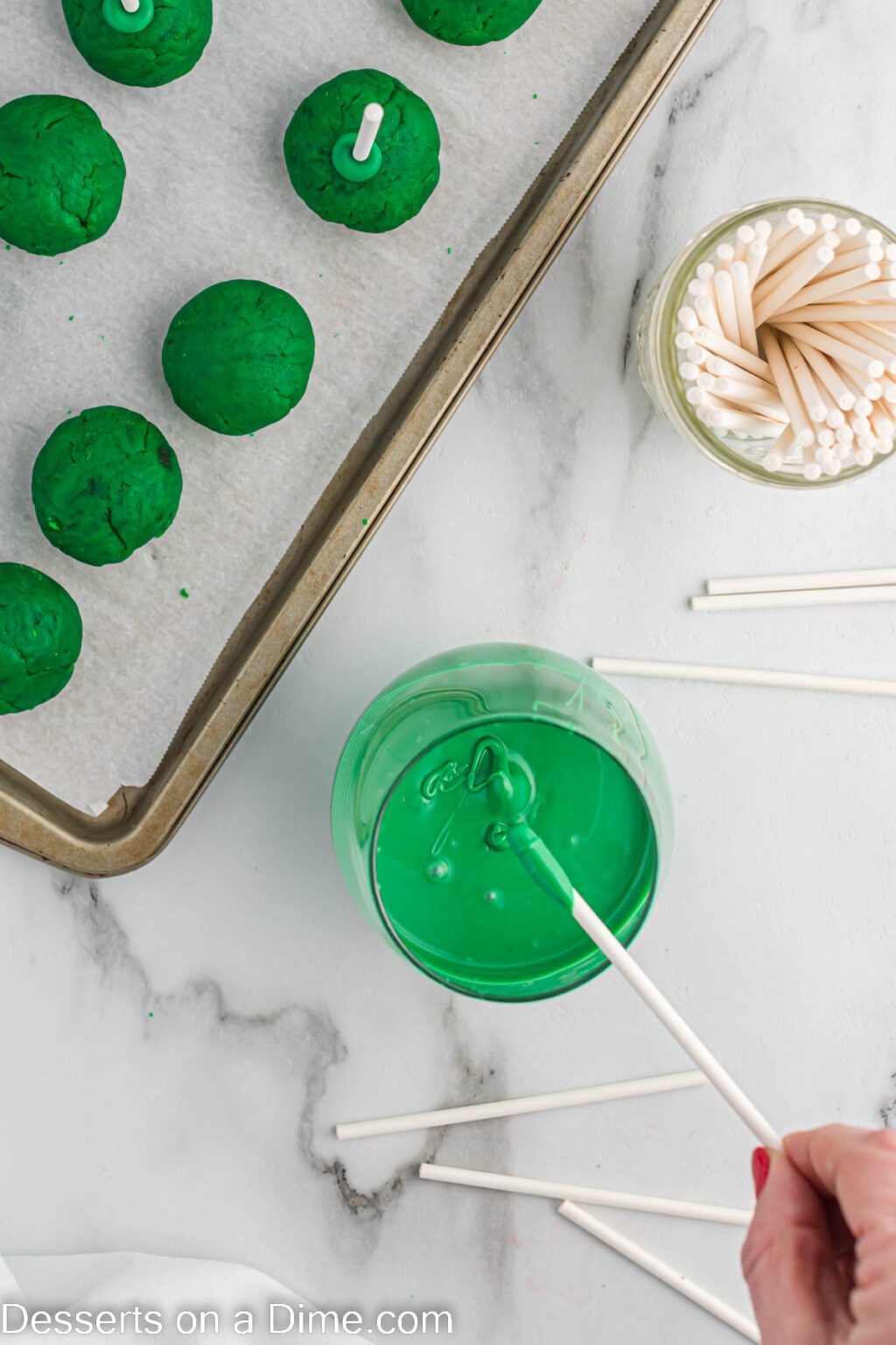 St. Patrick's Day Cake Pops - Desserts on a Dime