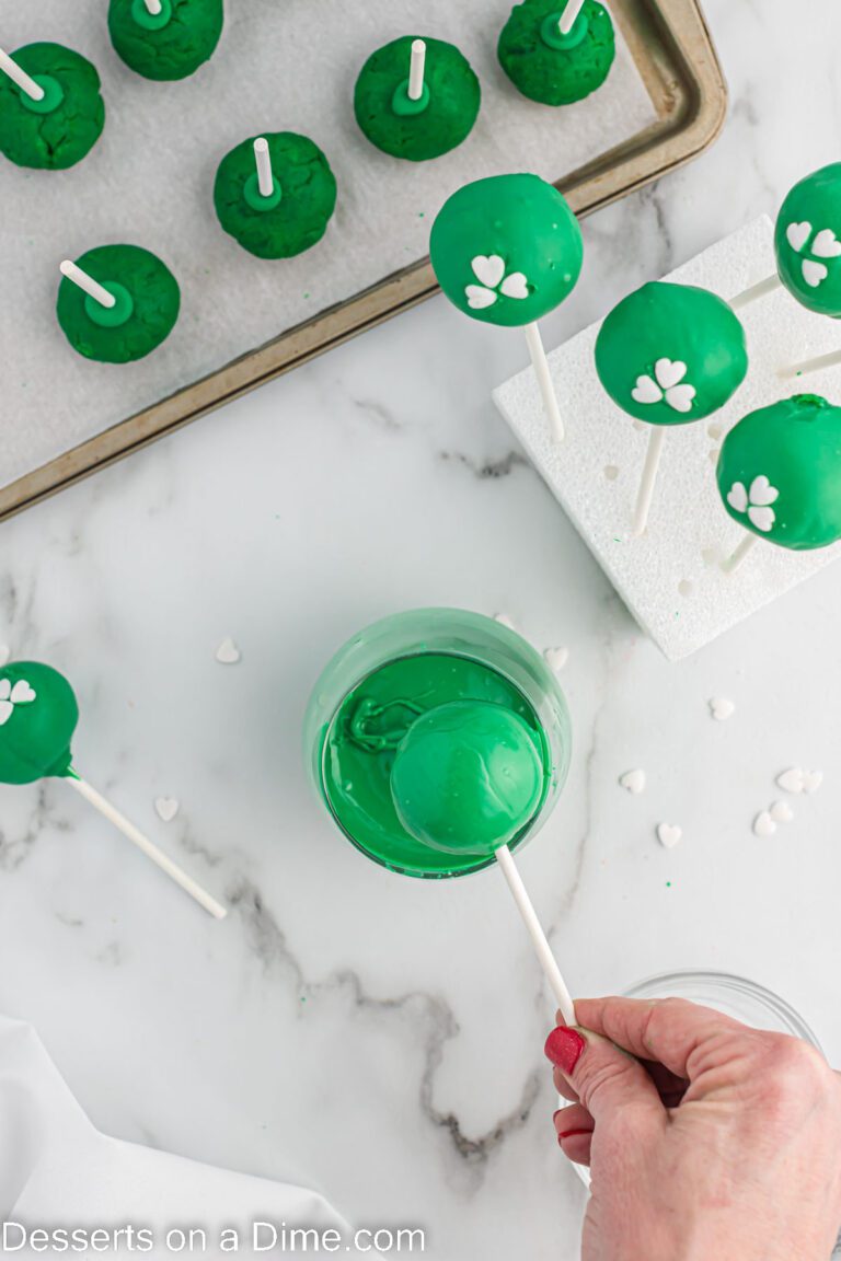 St. Patrick's Day Cake Pops - Desserts on a Dime