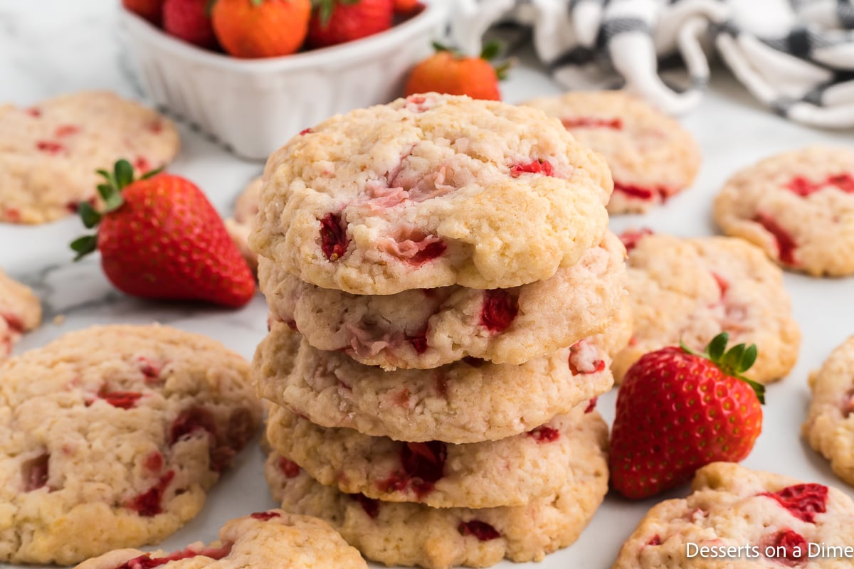 Strawberry Shortcake Cookies - Desserts on a Dime