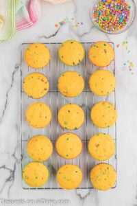 Pinata Cupcakes - Desserts on a Dime