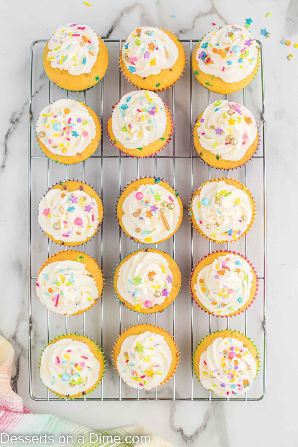 Pinata Cupcakes - Desserts on a Dime