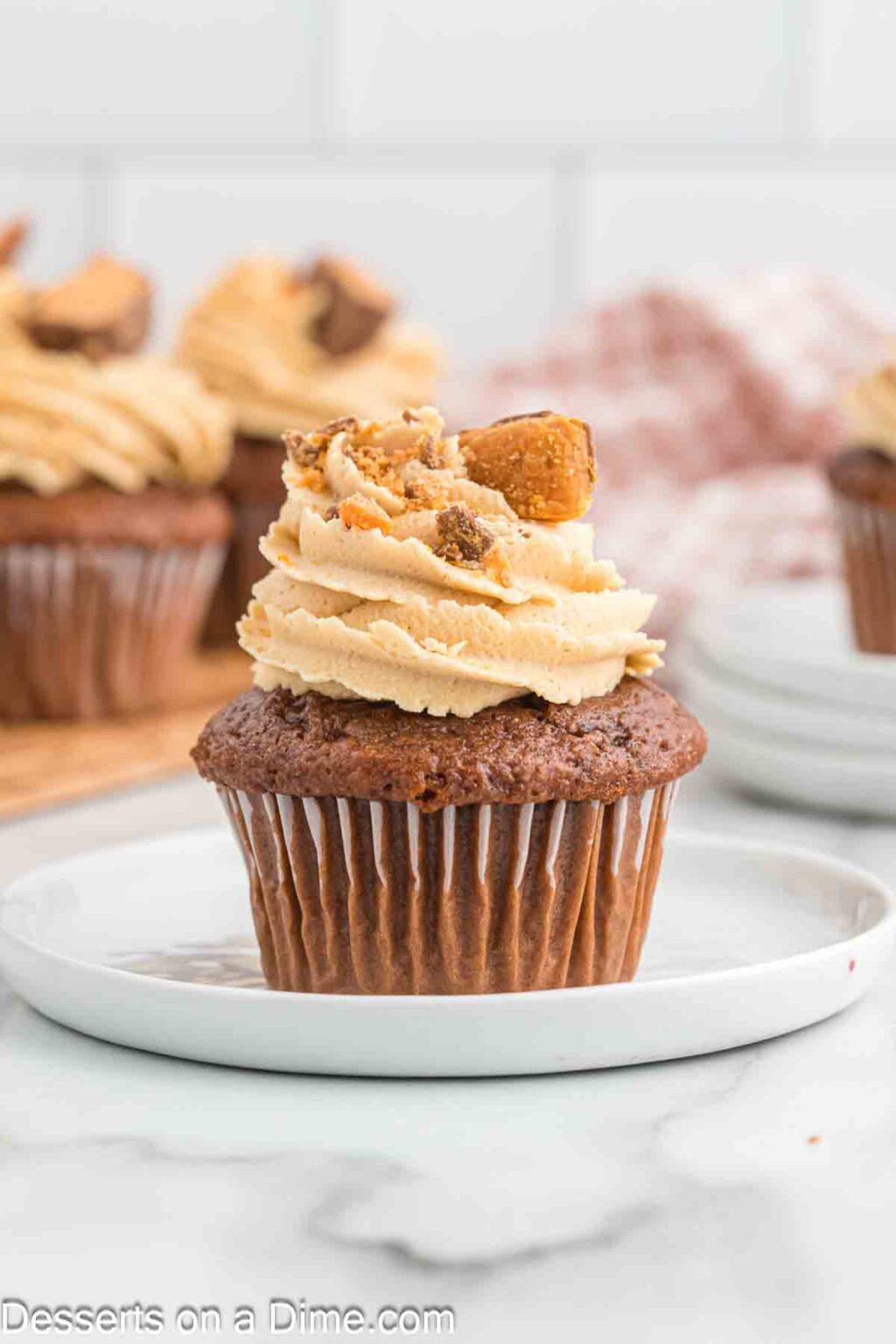 Butterfinger Cupcakes - Decadent Butterfinger Cupcake Recipe