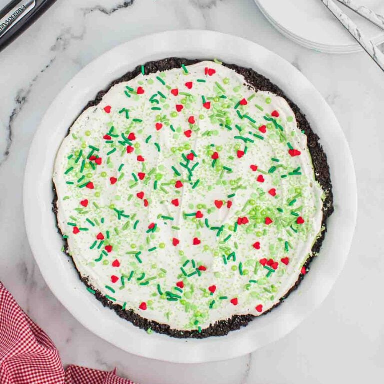 No Bake Grinch Pie - Desserts on a Dime