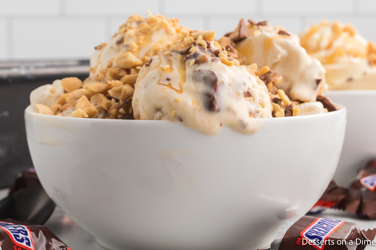 Snicker Ice Cream - No Churn Snicker bar Ice cream recipe