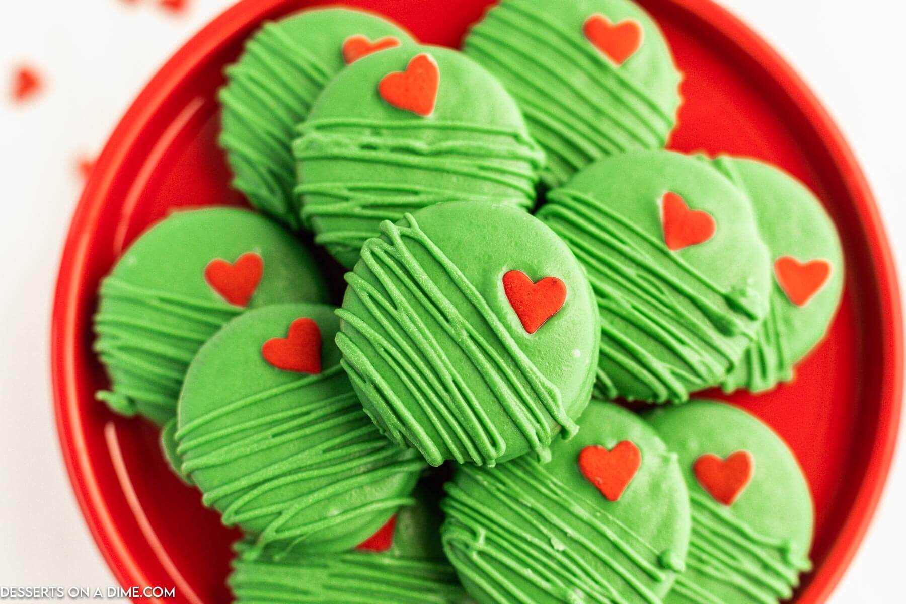 Grinch Chocolate Covered Oreos - Desserts on a Dime