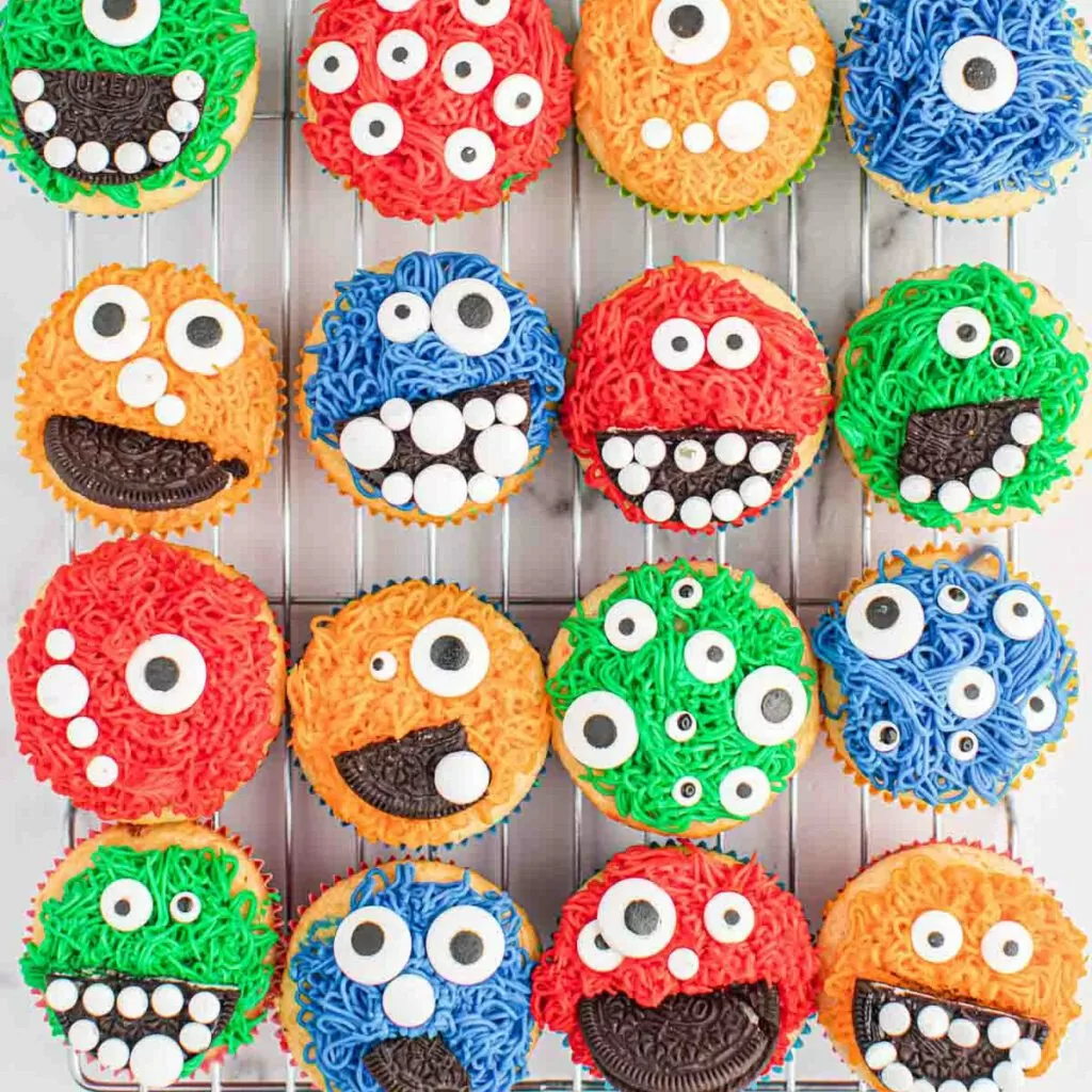 Monster Cupcakes - Desserts on a Dime