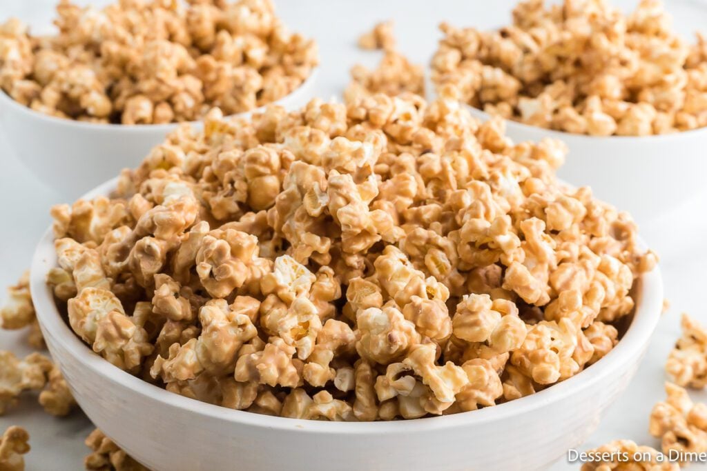 Cookie Butter Popcorn - Desserts on a Dime
