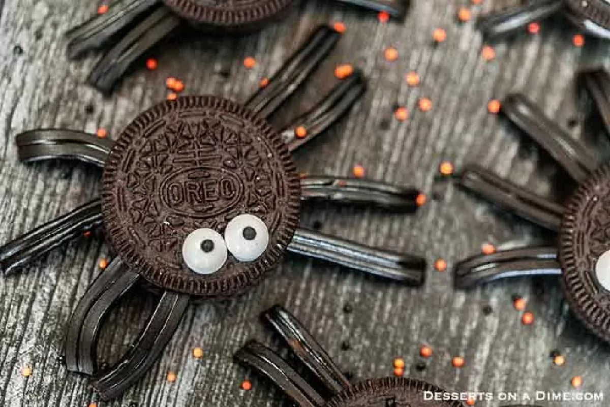 Oreo Spiders - Desserts on a Dime