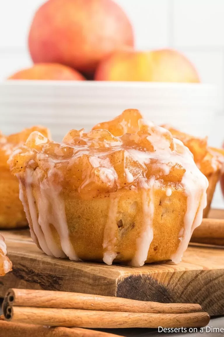 Cinnamon Roll Apple Pie Cups