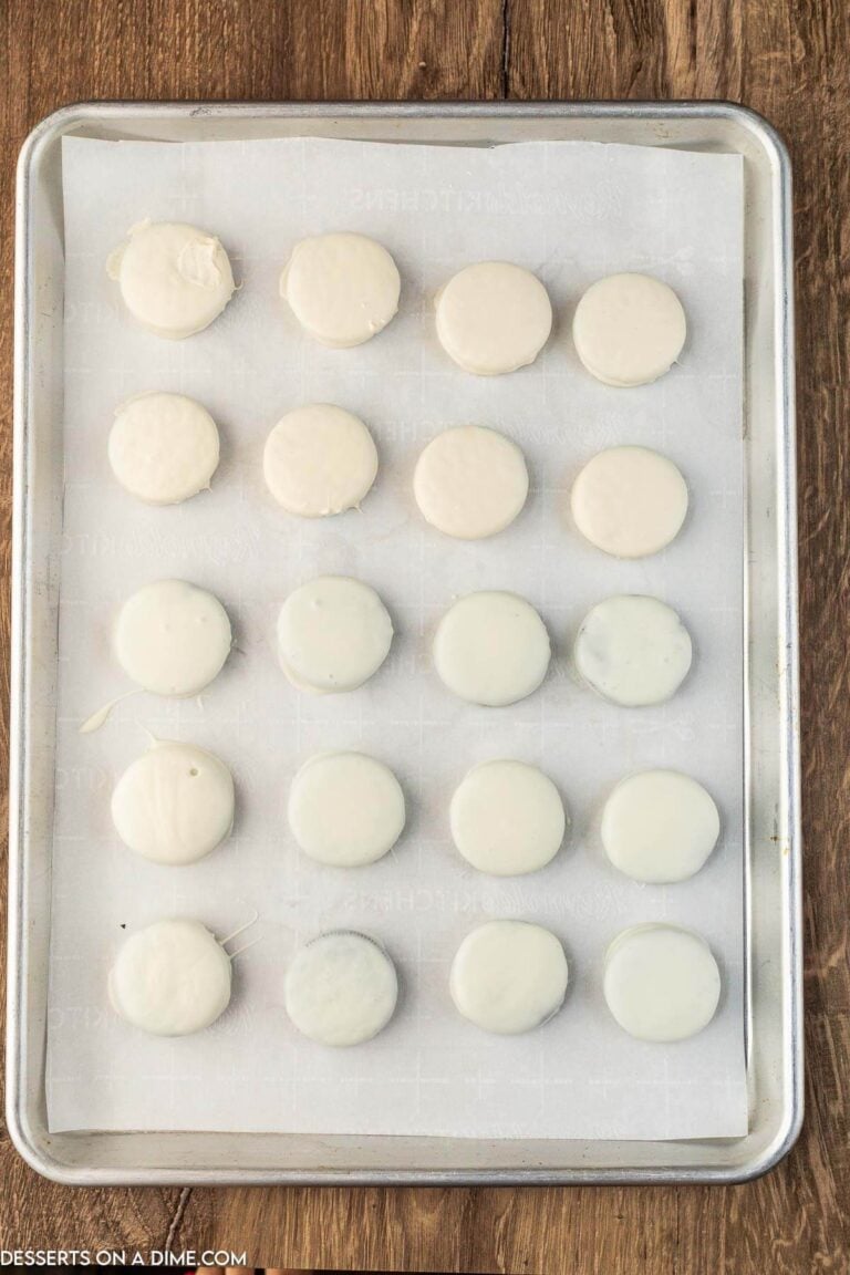White Chocolate Covered Oreos - Desserts on a Dime