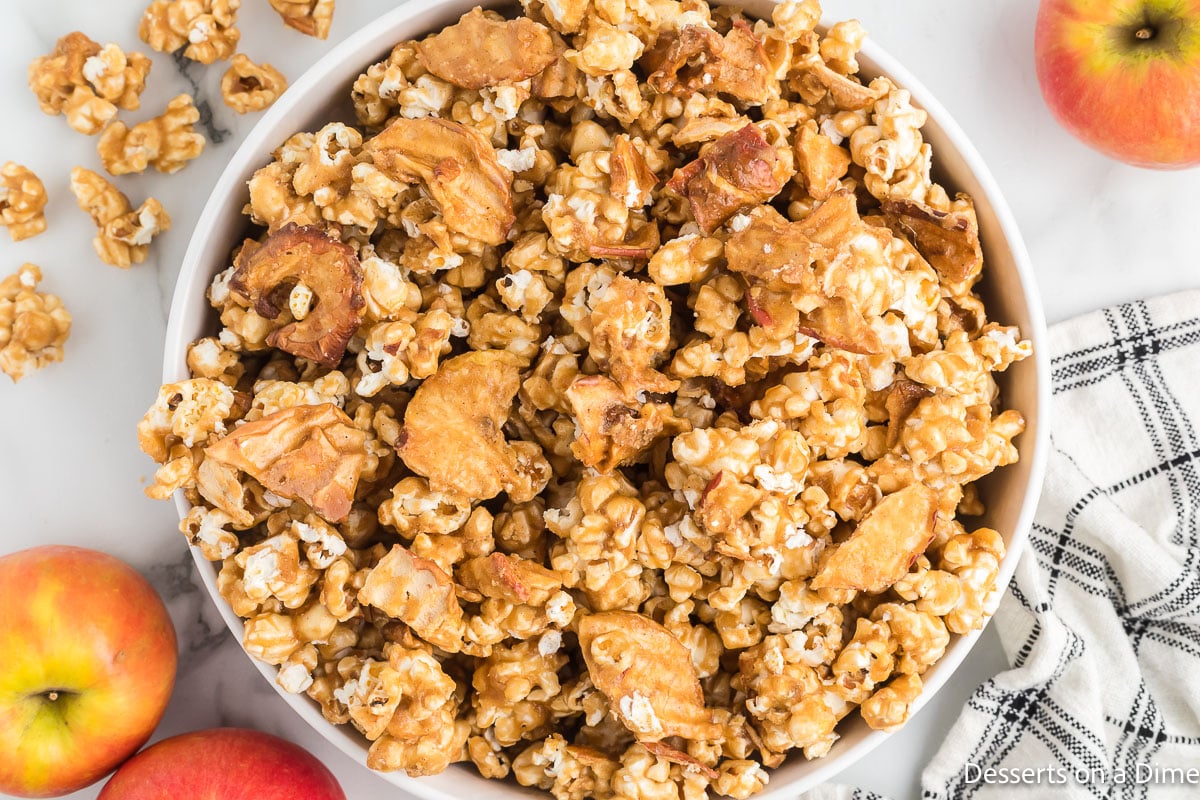 Caramel Apple Popcorn - Desserts on a Dime